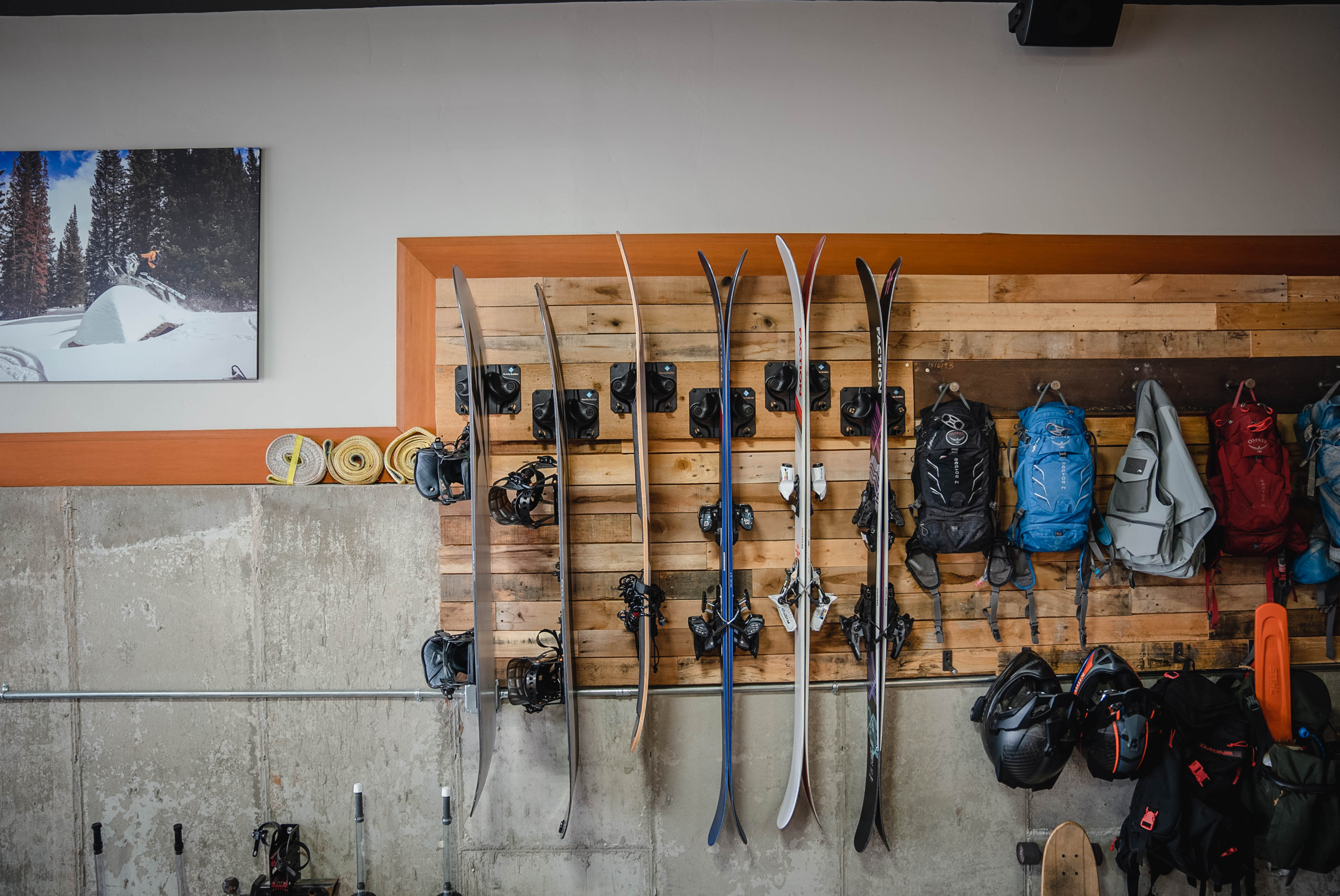Ski Wall Hanging: How to Hang Your Skis with Style and Functionality ...